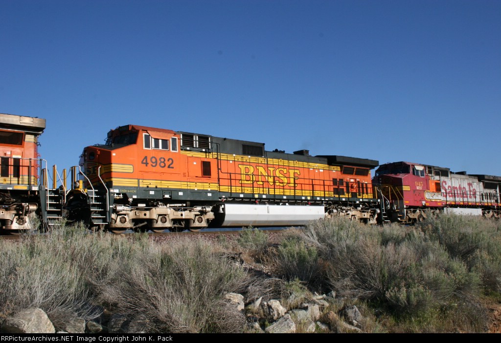 BNSF 4982
